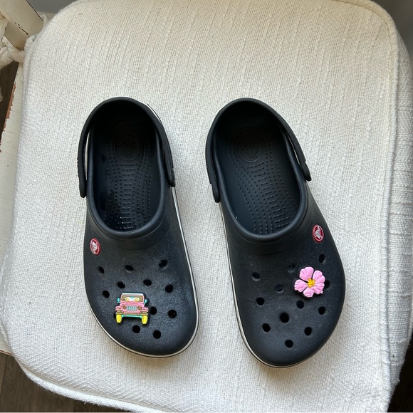 CROCS | Shoes | Crocs Black Clogs With Jeep And Flower Charms Womens 8 ...